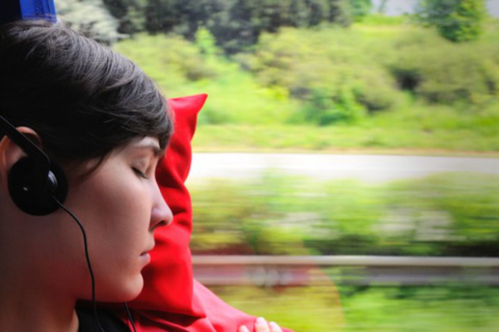 Safety Tips for Using Public Transport When Travelling - TMB - Travel ...